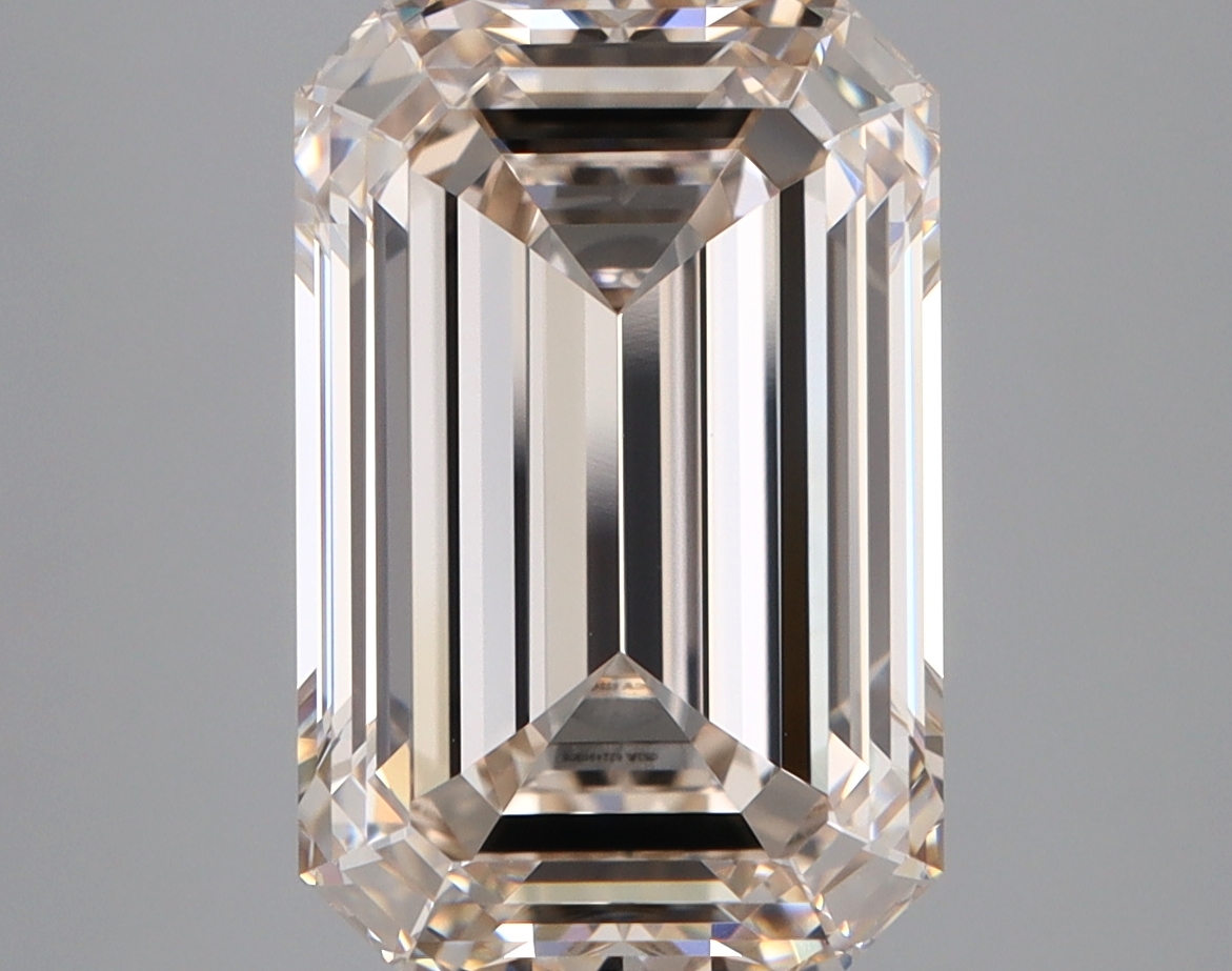 GB2221002-Emerald Cut-6.16 -M, Faint Brown-VVS1
